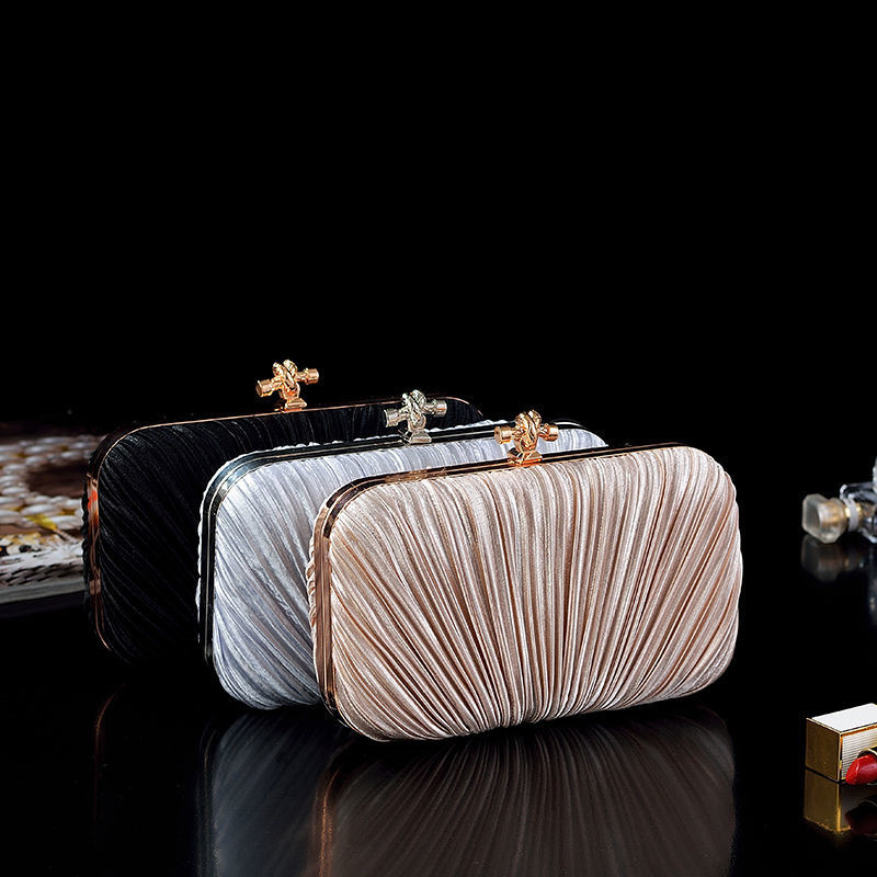 ️ 2025 baju pengantin raya perempuan beg duit wanita Satin Pleated Hand ...