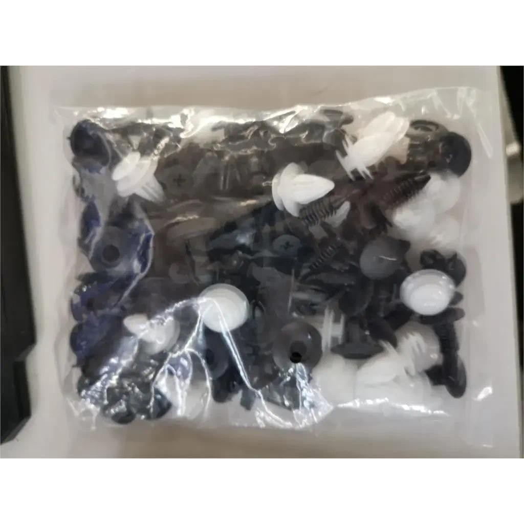 Auto Fastener Clips Vehicle Retainer Rivet Door Panel Fender Liner ...