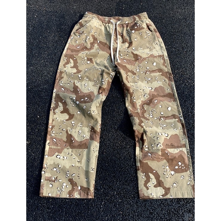 Desert camouflage functional logging pants, three-dimensional cut ...