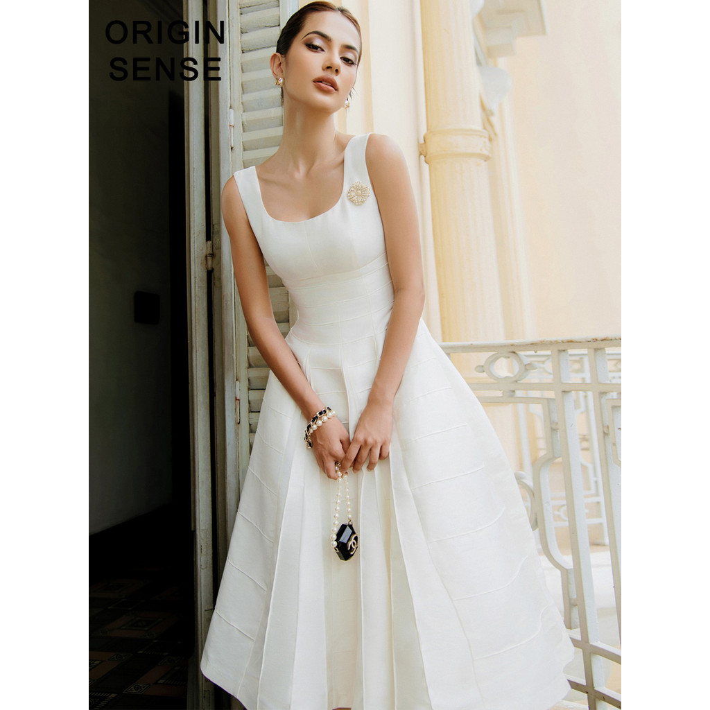 Reka bentuk Tampalan Leher Bulat Klasik yang Elegan dan Mewah yang ...