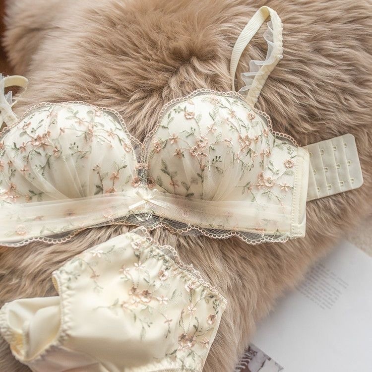 Women Sexy Small Chest Gather Breast Push UP Bra Wireless Support Chest ...