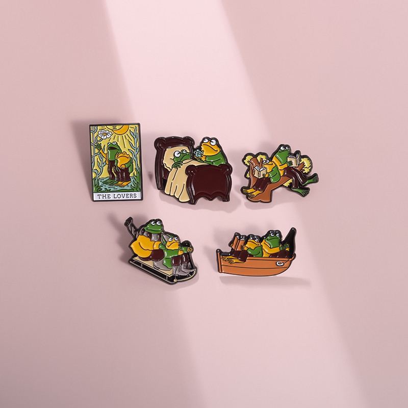 Frog and Toad Enamel Pins Brooch Couple Frog Brooches Lapel Badges ...