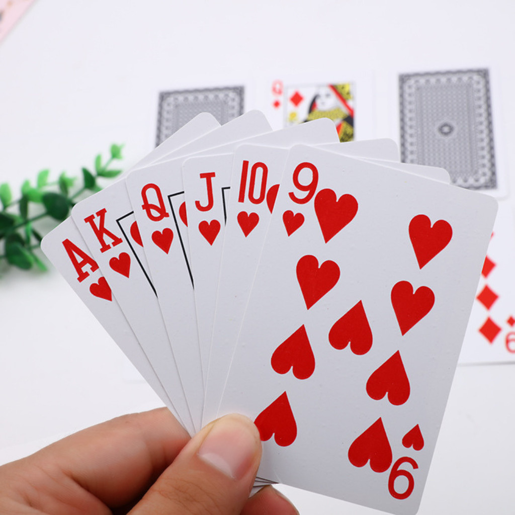 Playing Cards 100% Plastic Poker Card Washable Kad Poker Plastik Cantik ...