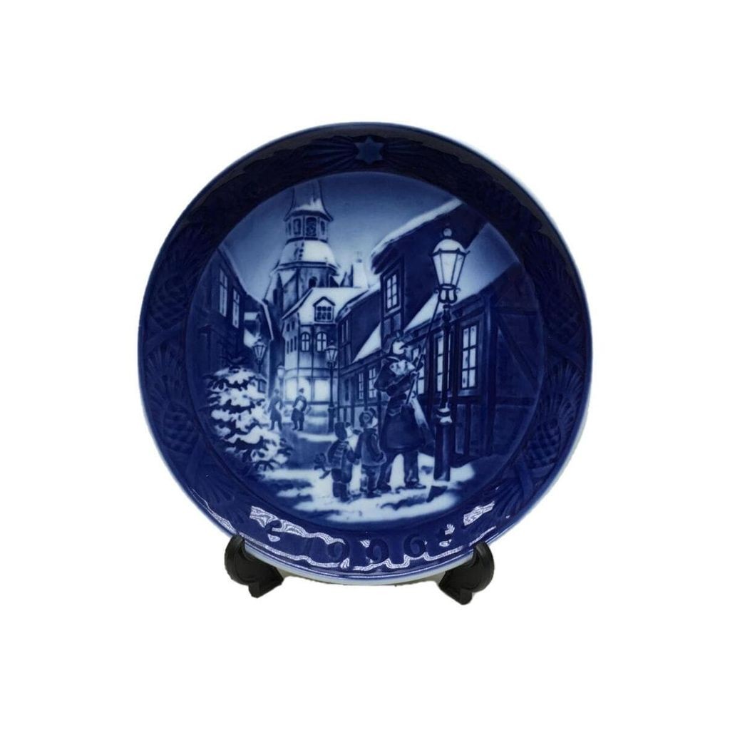 ROYAL COPENHAGEN plate ear 1996 when the street light is lit BLU ...