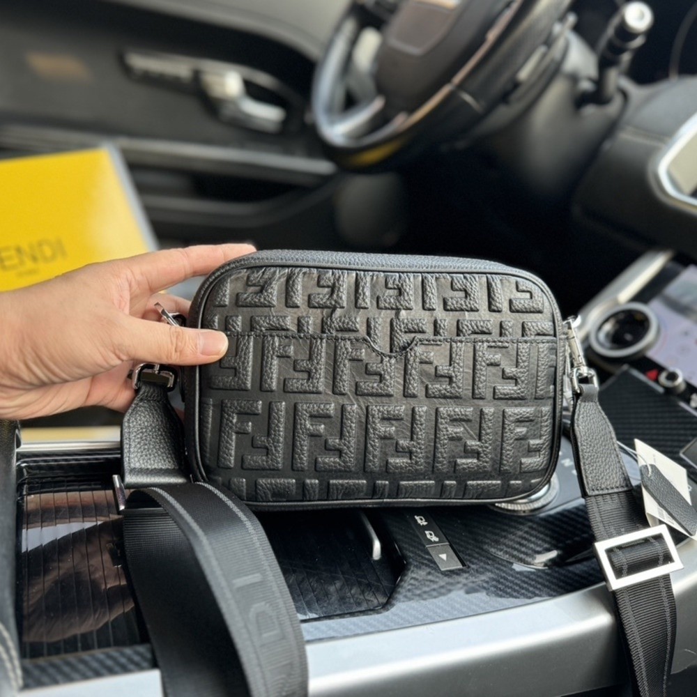 [Free ] [Fast ] Fendi _ Beg Camera Bag Cowhide Camera Bag Crossbody ...