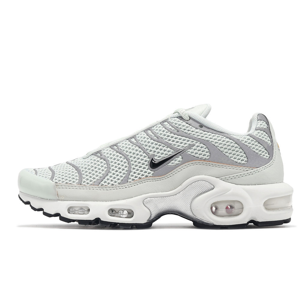 Nike Casual Shoes Wmns Air Max Plus Women's Silver Gray Retro Cushion ...