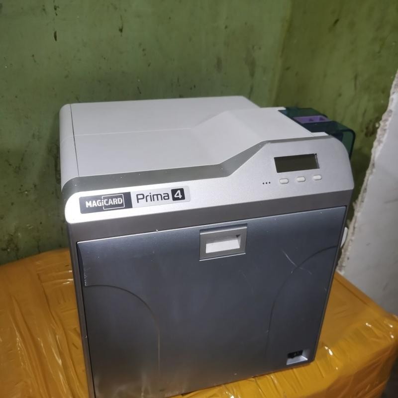 Pencetak kad sijil warna pemindahan semula MAGiCARDPrima4 terpakai kad ...