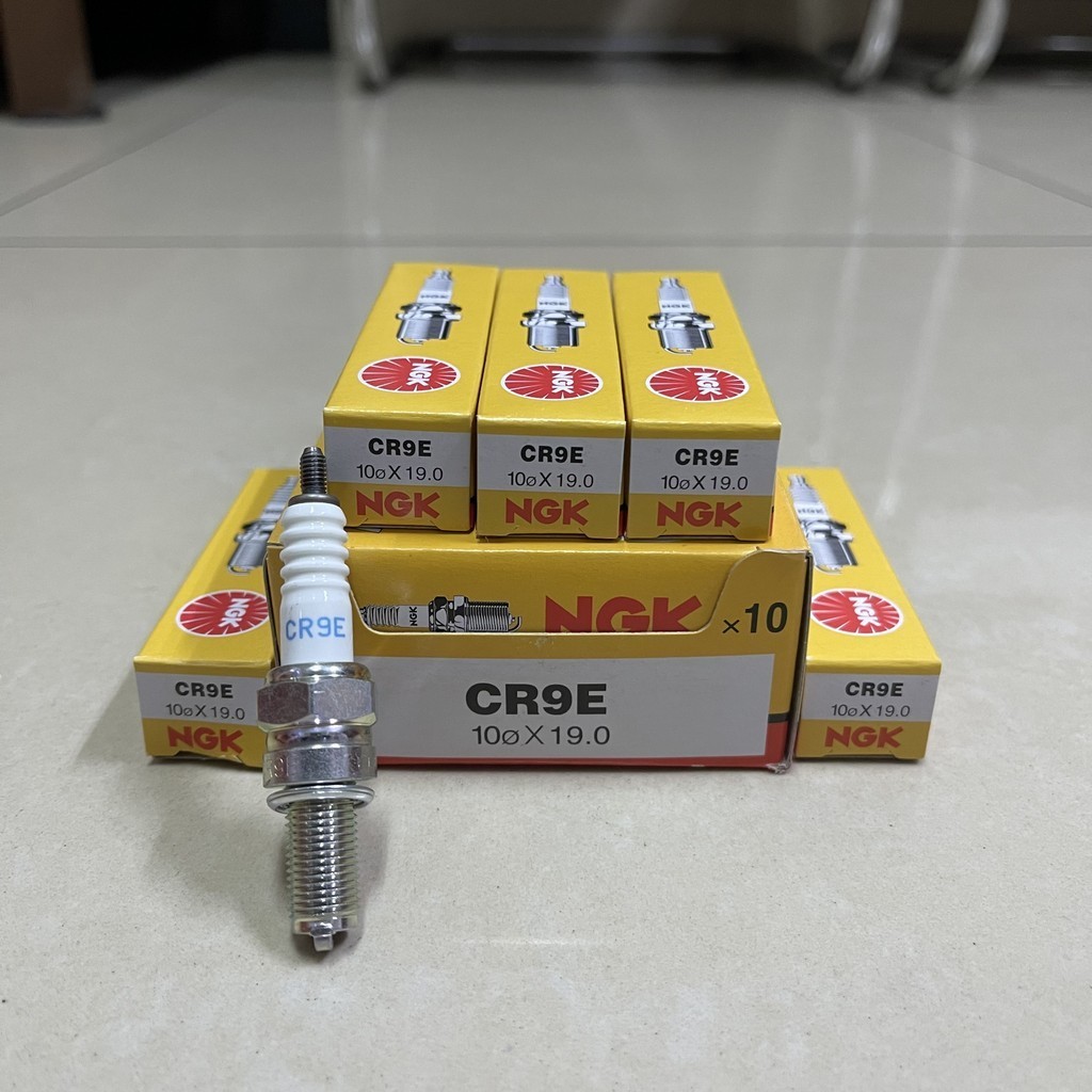 NGK SPARK PLUG CR9E CR9 CR9-E CR-9E R25 KAWASAKI Z800 Y15ZR FZ150 ...