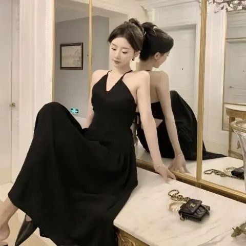 Straw Straw Hepburn style black backless suspender dress fo French ...