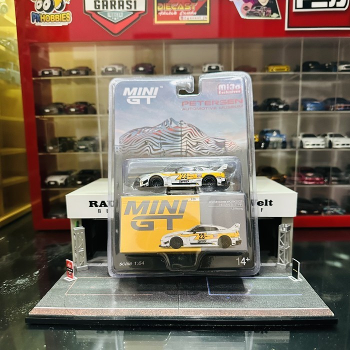 Mini GT 528 LB Silhouette Nissan 35GT-RR LB Racing Petersen Automotive ...