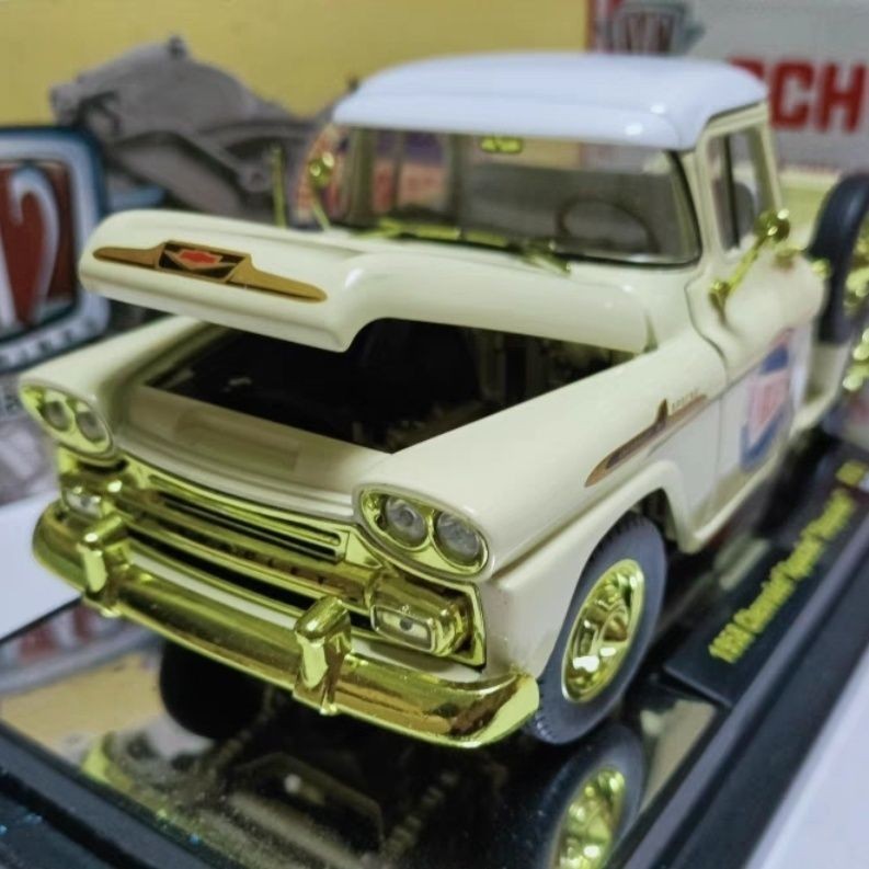 M2 1/24 Chevrolet Transport Pickup Truck Model Chevrolet Apache ...