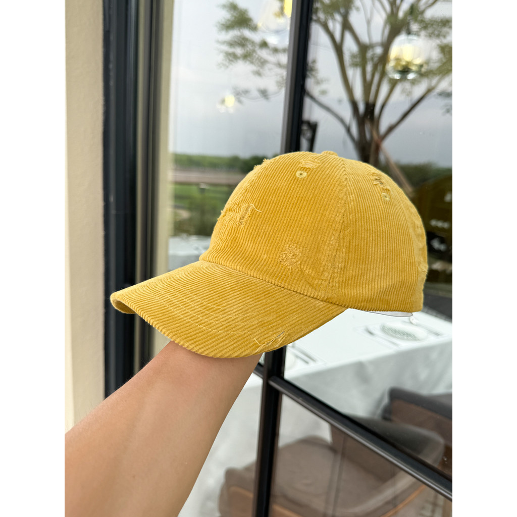 The basic corduroy hole baseball cap is versatile and not picky. The ...