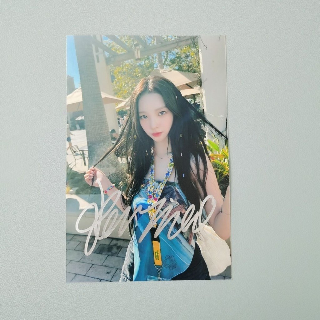 A aespa Liu Zhimin Autographed Photo Baozhen Muji Star Fashion ...