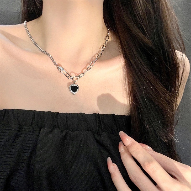 C.FASHION Women Necklace Black Heart Pendant Chain Fashion Accessories ...