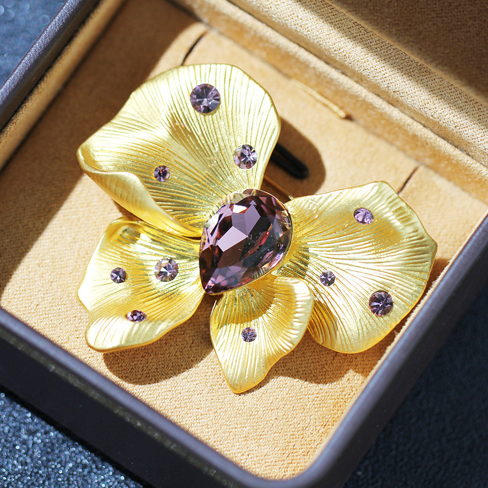 Elegant Women Girls Exquisite Crystal Flower High-end Brooches Pins ...