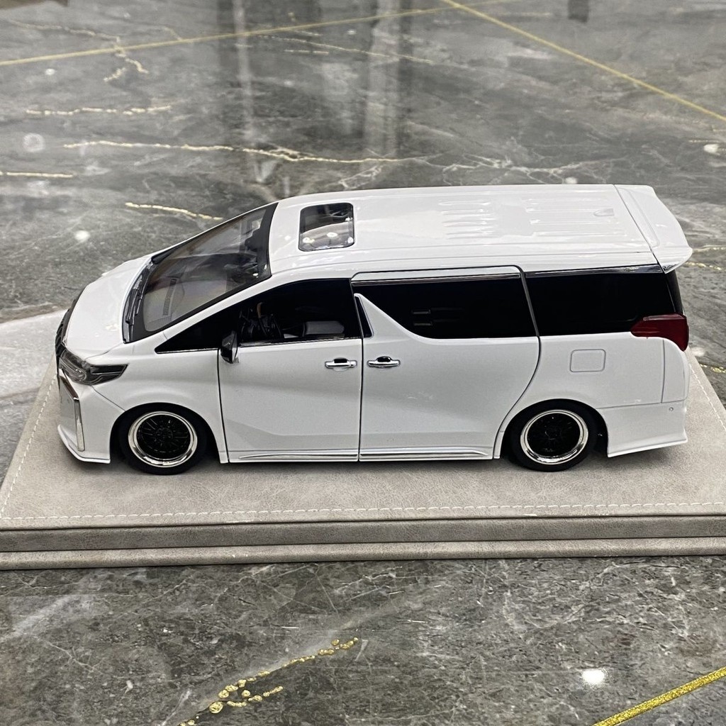 Genuine 1: 18 Customized Edition Toyota Alpha Alloy Luxury Car Model ...