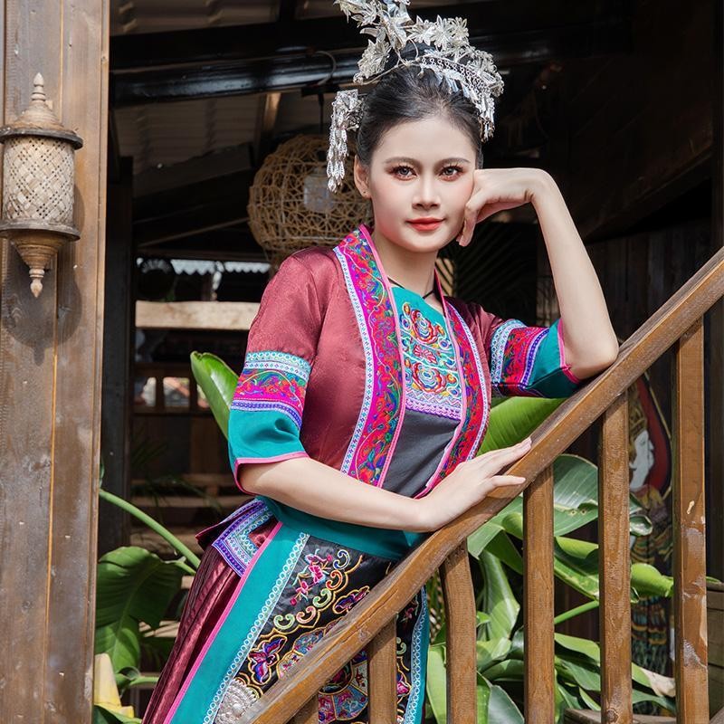 Dong ethnic costume women Guizhou Guangxi ethnic minority costume ...