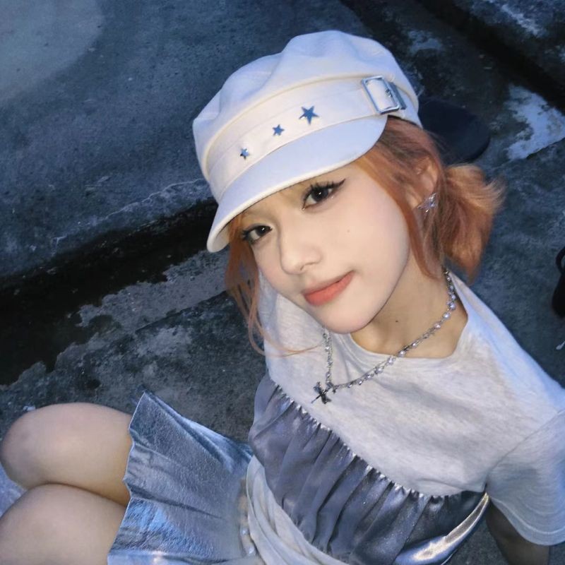 Retro Star Beret y2k Millennium Hot Girl Showing Face Small Octagonal ...