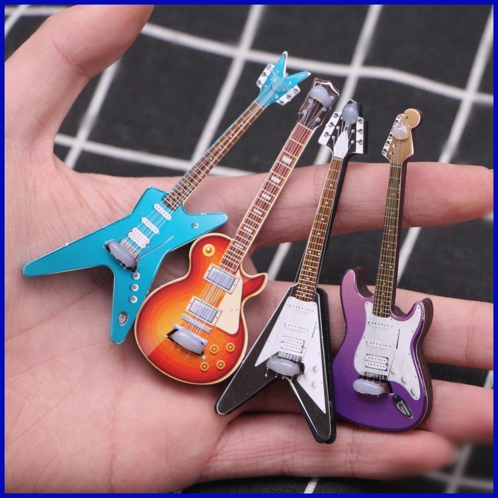 Miniature Guitar For Dollhouses 1:12 Miniature Guitar Model Miniature ...