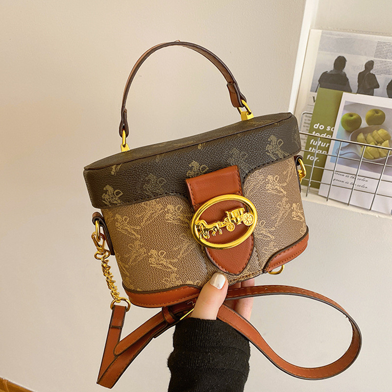 French Light Luxury Retro Niche Bag 2024 New Versatile Foreign Style ...