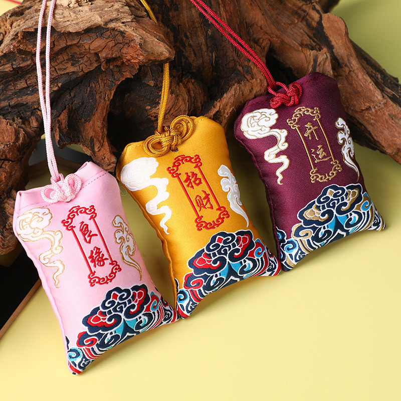 New Year's snake embroidery carry-on sachet scenic area temple ...