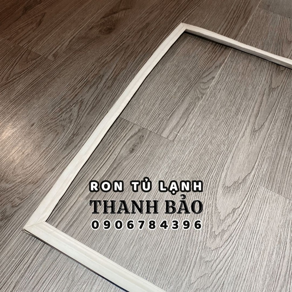 The seal of the Sanyo refrigerator door model U 25 MN (SU) has a snap ...
