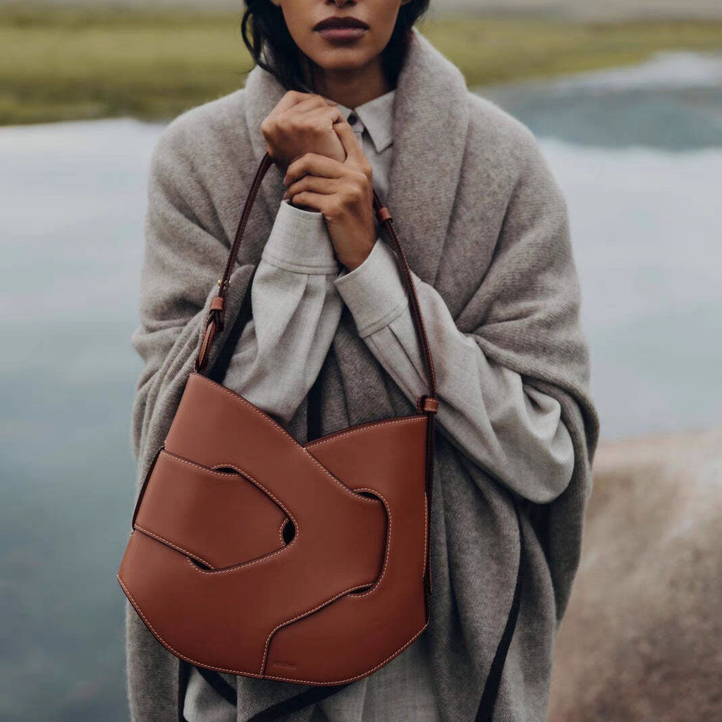 【Gift Box】Polene Beg Pundak Kulit Sapi Lembut dengan Desain Geometri ...