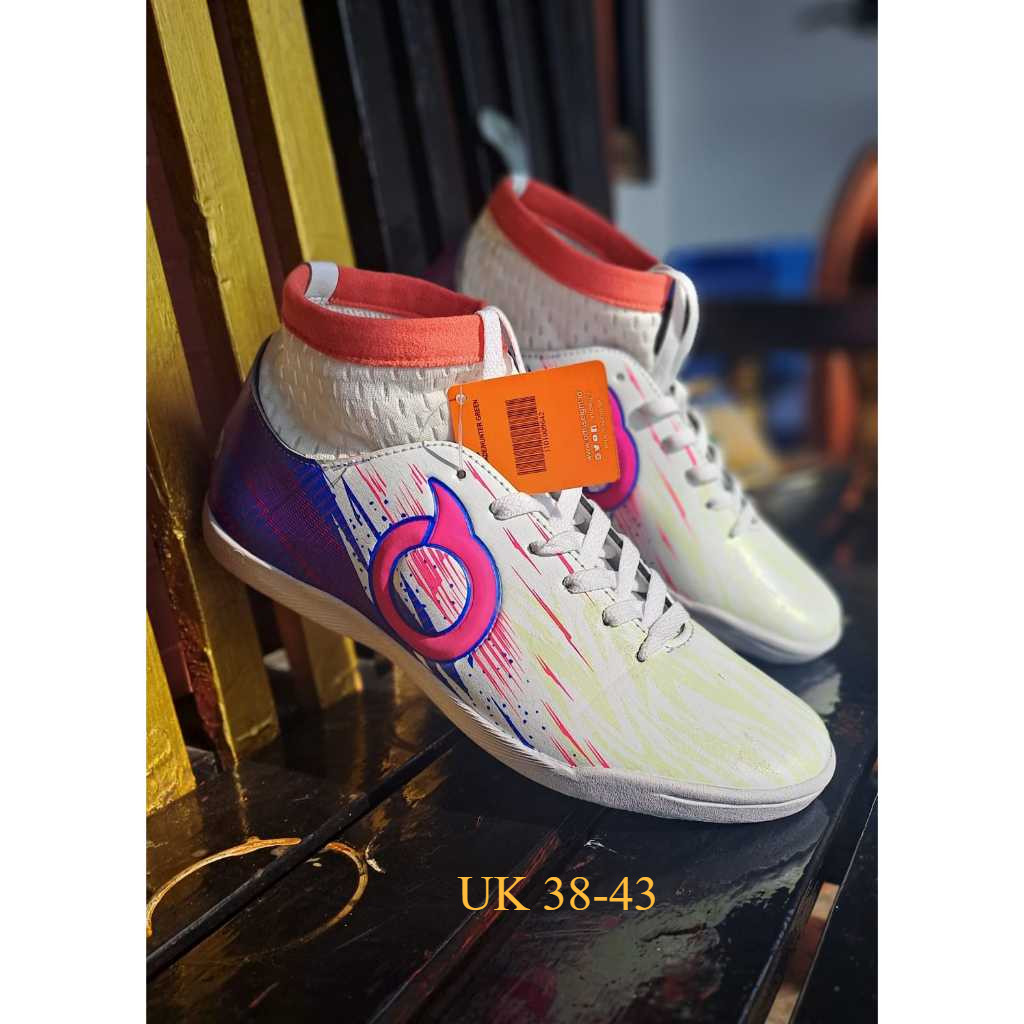 Ortuseight CATALYST LEGION UNITY IN Futsal Shoes - Electricity White ...