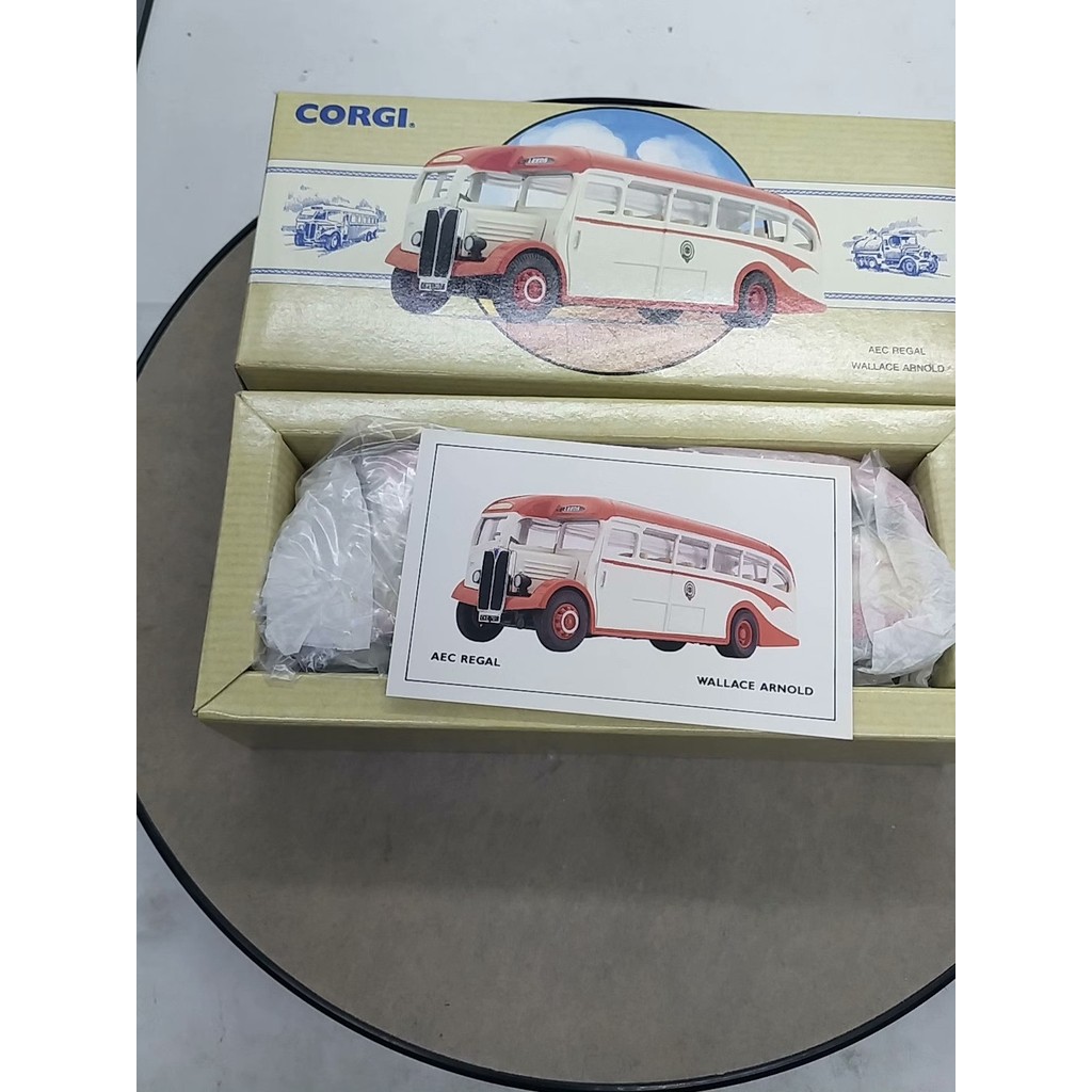 British Paparazzi Classical Bus Model All-Alloy Car Model 1/50, Out-of ...