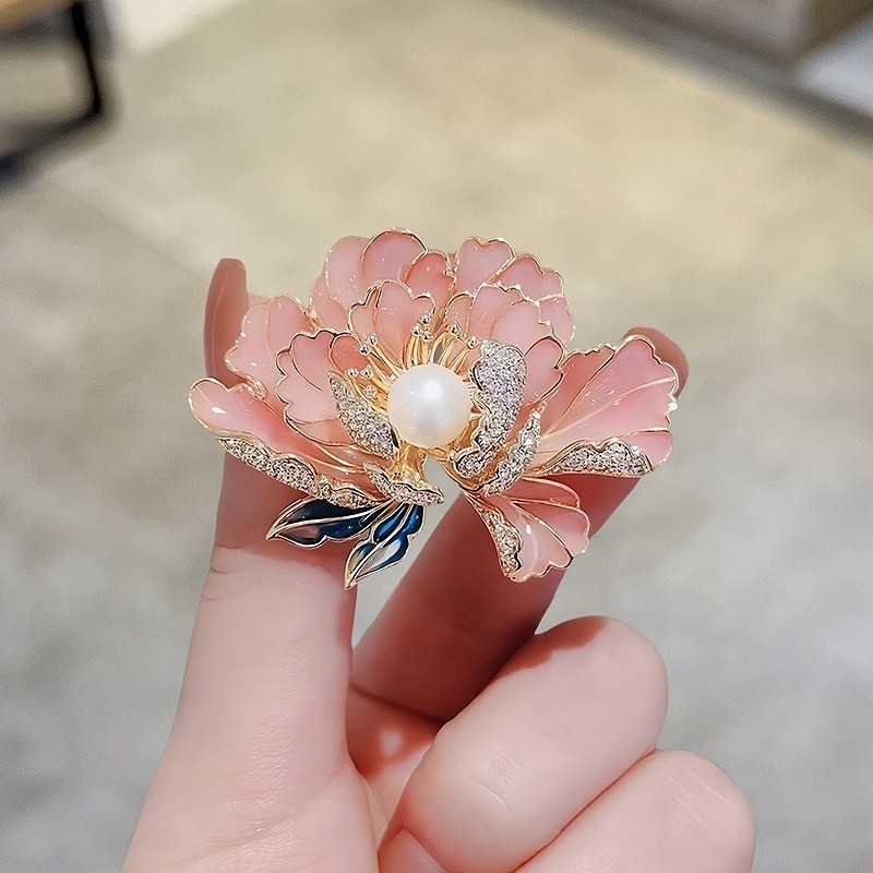 New high-end brooch with elegant exquisite and niche design peony ...