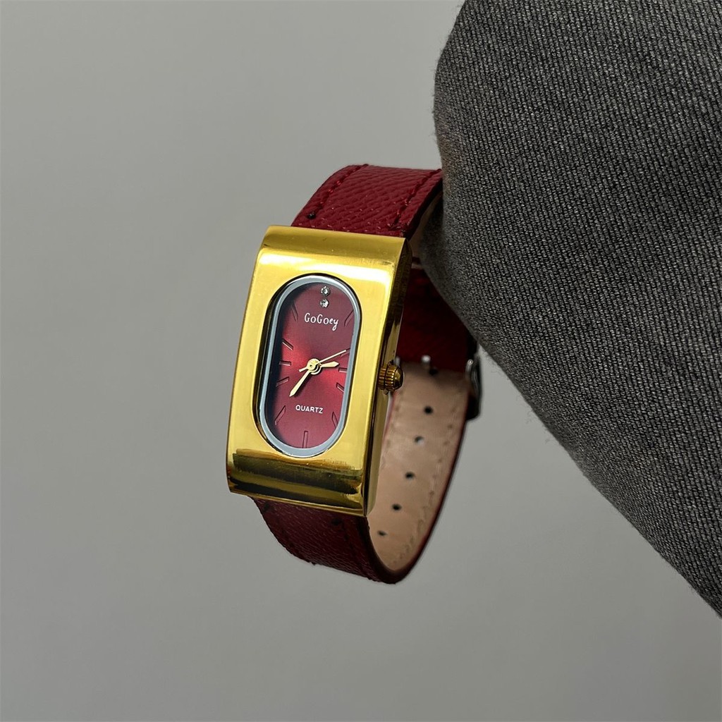 A minimalist quartz square watch for women, model 2025.3.18, featuring ...