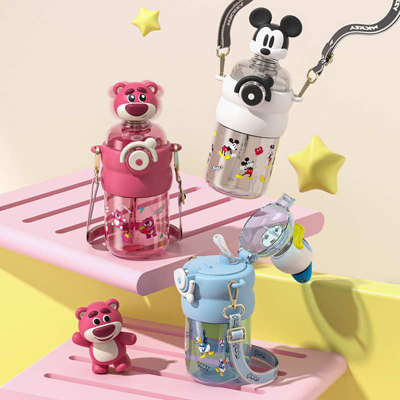 Botol Air Kanak-kanak Kuromi Strawberi Bear Space Cup Straw Straw Anak Patung Comel Reka Bentuk ...