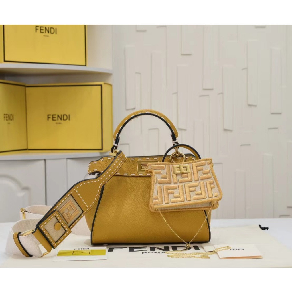 [Original Genuine Packaging Box] FENDI Peekaboo Iconic Gold Buckle Hand ...