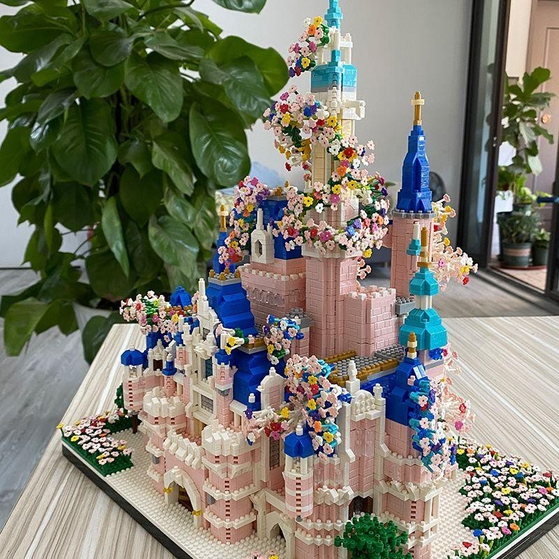 Spot seckill blok bangunan sepadan dengan Lego Disney Castle kesukaran tinggi 10000 keping besar ...
