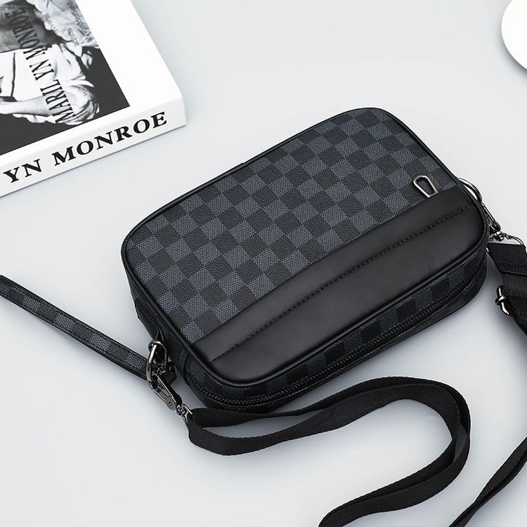 MALAYSIA..... Dark leather cross-bag type 1 beautiful, smooth CD3 GSS Shalla k391 [Real photo ...