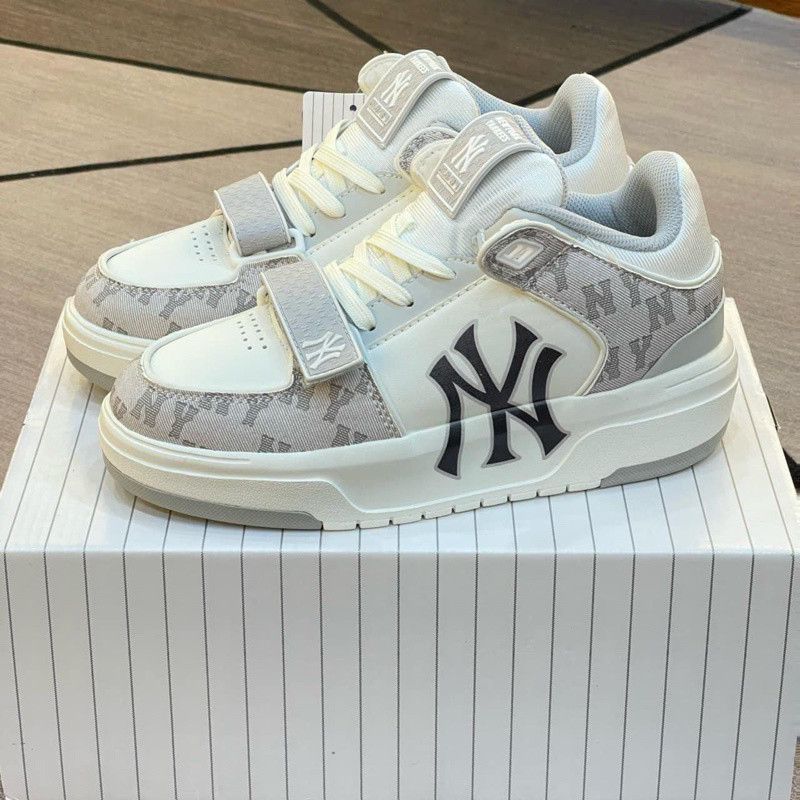 excellent [Shoe Cover] MLB Chunky Liner Mid Classic Monogram New York ...