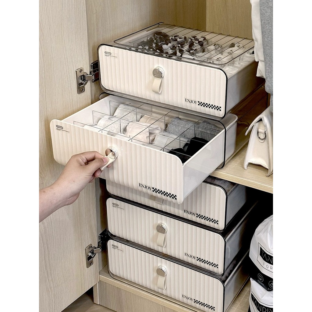 Kotak simpanan seluar dalam kotak murid kegunaan di rumah asrama almari ...