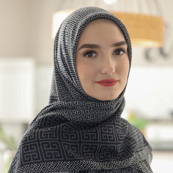 Kare Series Miss Color Volille Ultrafine Polysun Size 120*120 cm - Hijab + Box | Shopee Malaysia