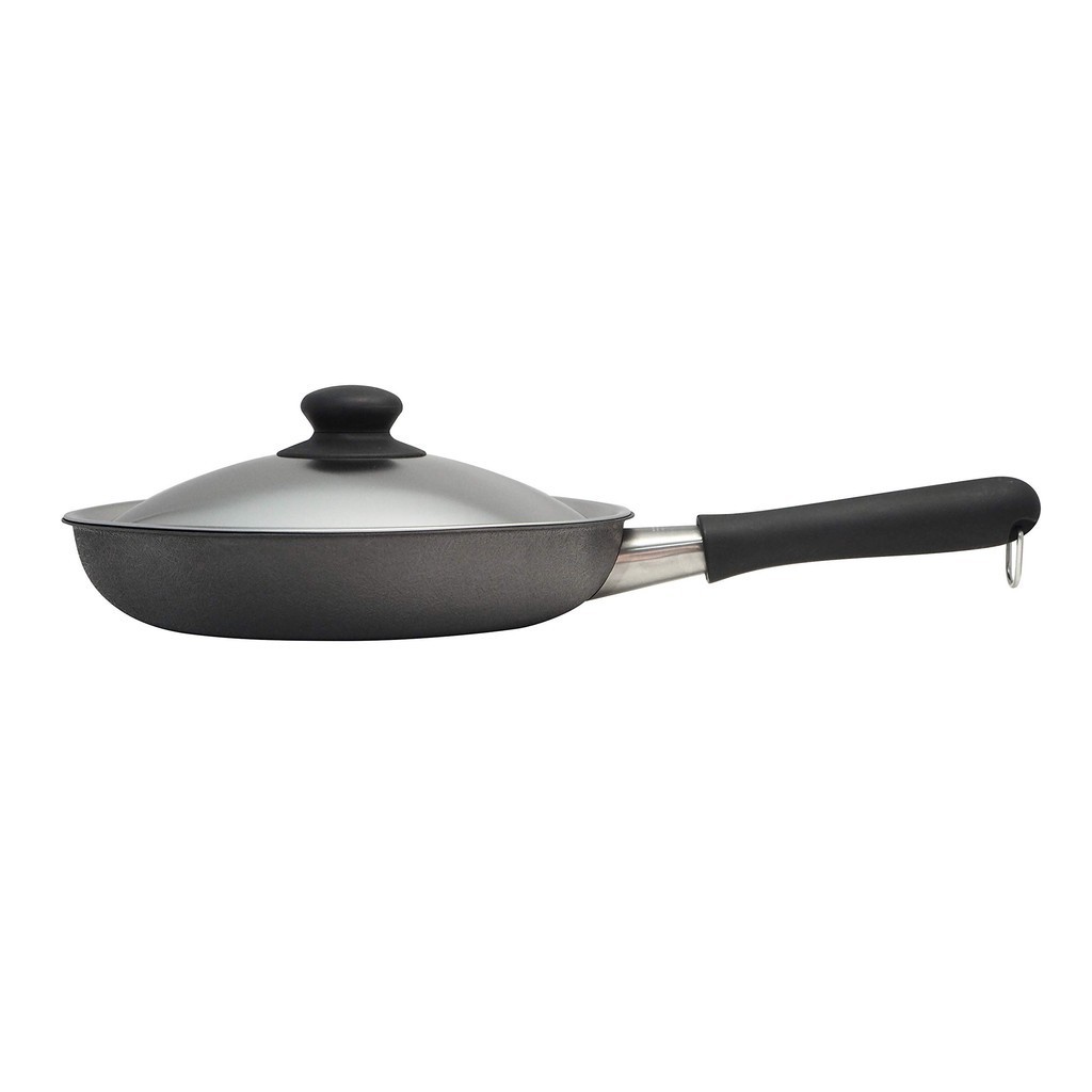 Sori Yanagi Sori Yanagi A non-stick iron frying pan with an uneven iron surface that is nitrided ...