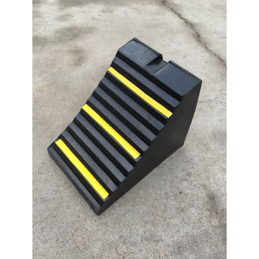 Rubber Stopper Wheel Chock Truck Tyre Stopper with handheld | Shopee ...