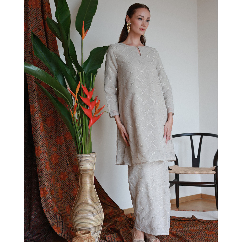 Kurung Riau Klasik Linen Nude | Shopee Malaysia