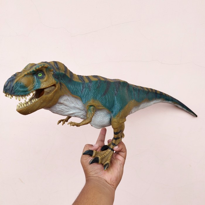 Jurassic park / jurassic world 1997 kenner hasbro bull tyrannosaurus ...