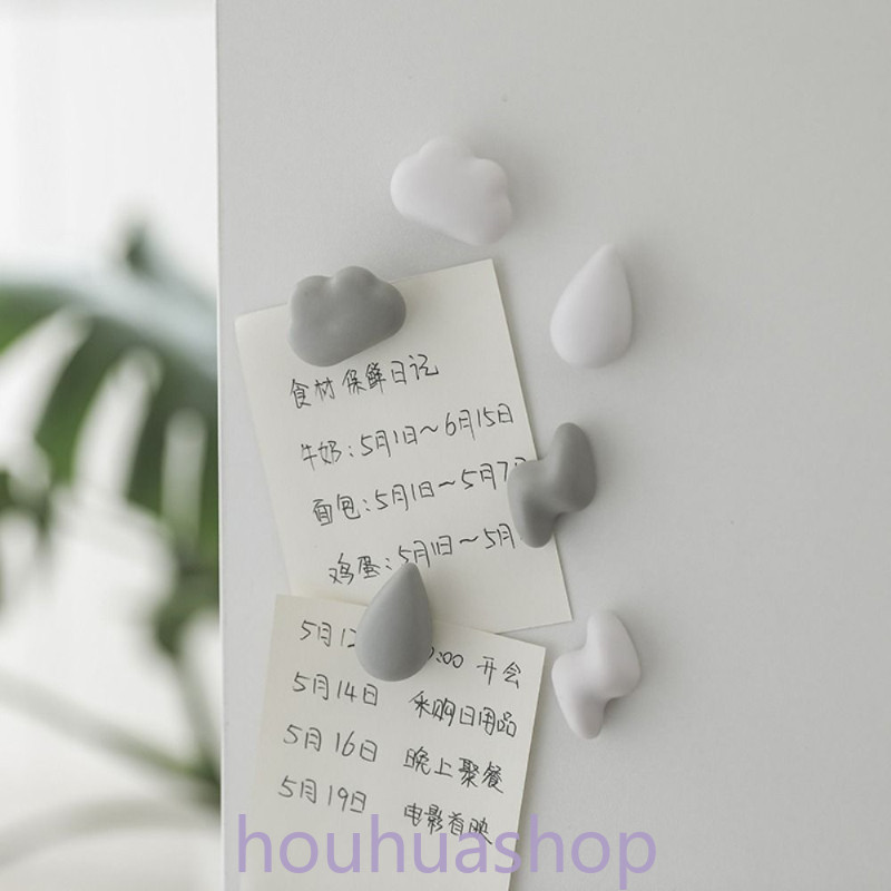 Cute white clouds, lightning, water droplets, refrigerators, magnets ...