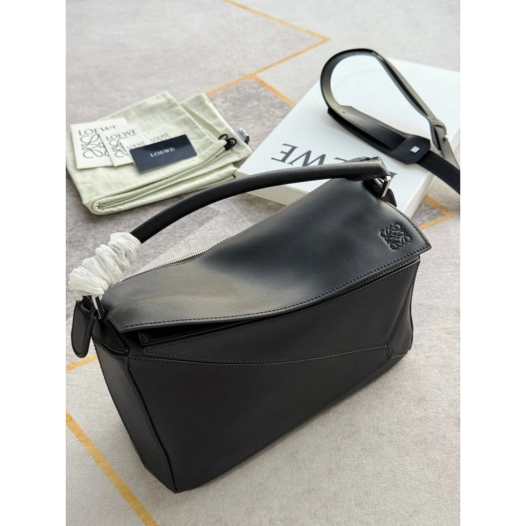 Loewe Loewe First Layer Cowhide Loewe puzzle29cm Portable Shoulder ...