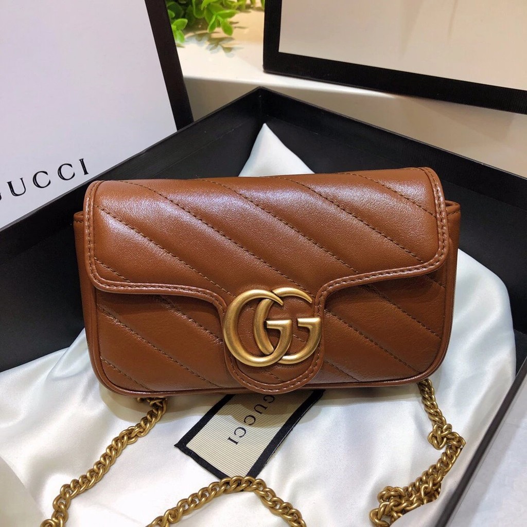Stunning Debut Gucci Classic Double Chain Bag, Brand New Color Matching ...
