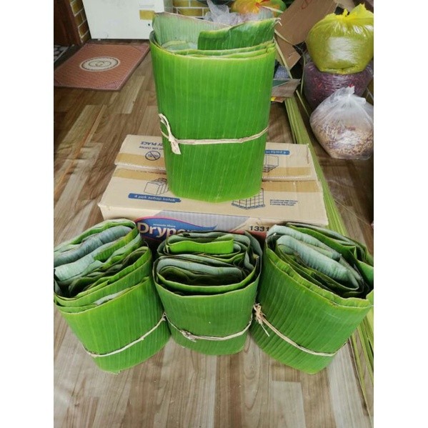 Daun pisang Segar satu ikat 1kg | Shopee Malaysia