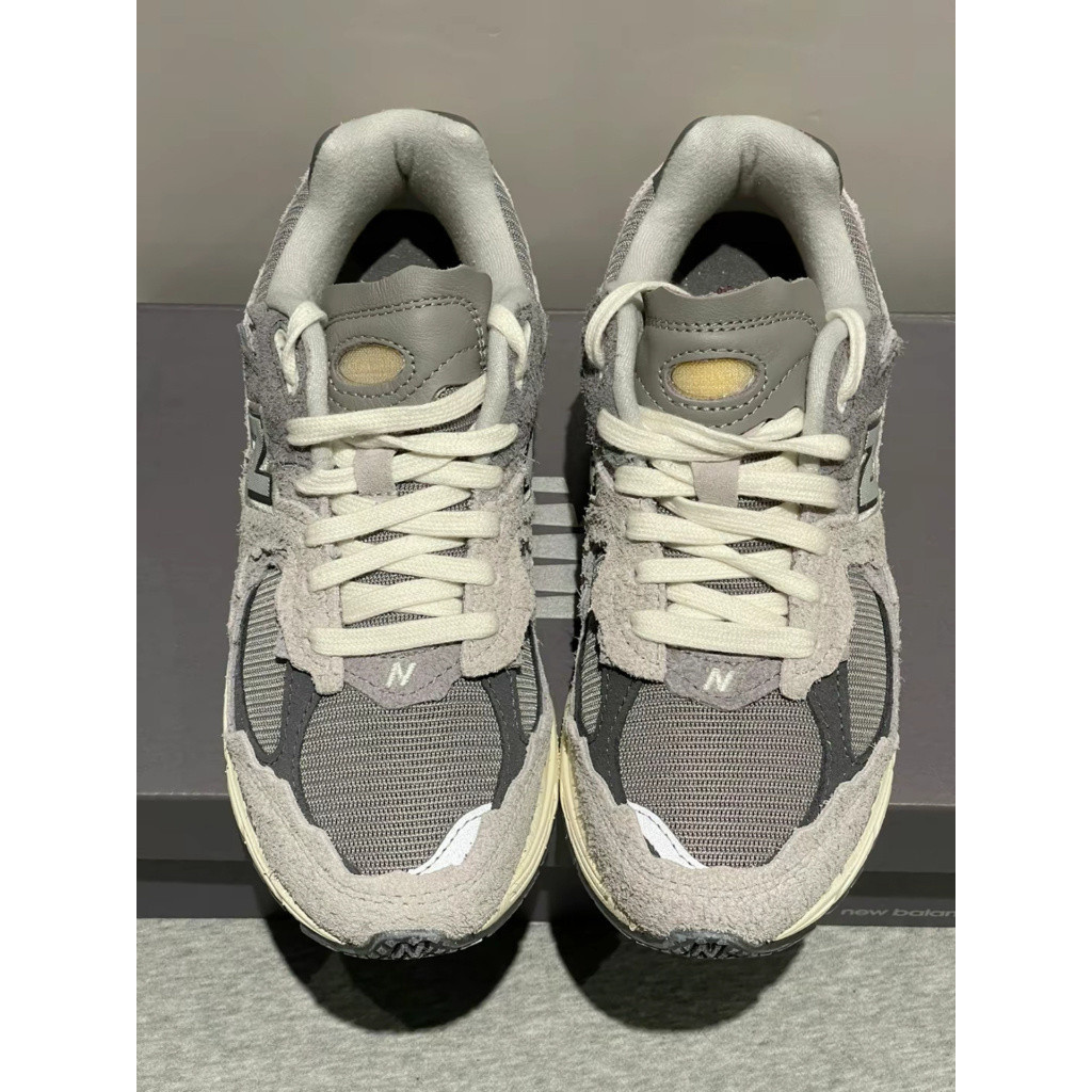 New Balance NB 2002R "future refined" Retro breathable running shoes ...