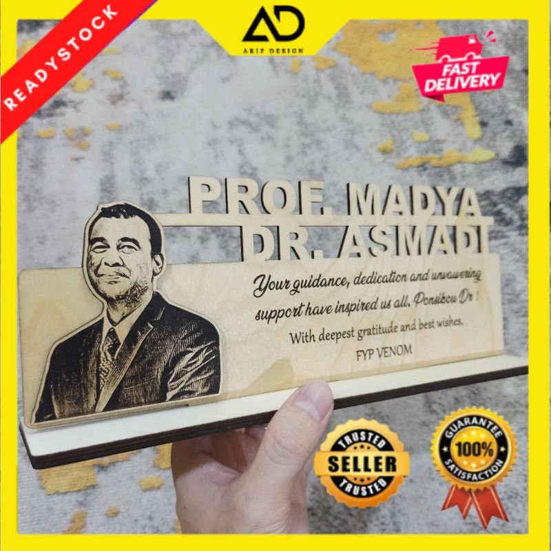 HADIAH CENDERAHATI UKIRAN KAYU TANDA NAMA ATAS MEJA 2024 | Shopee Malaysia