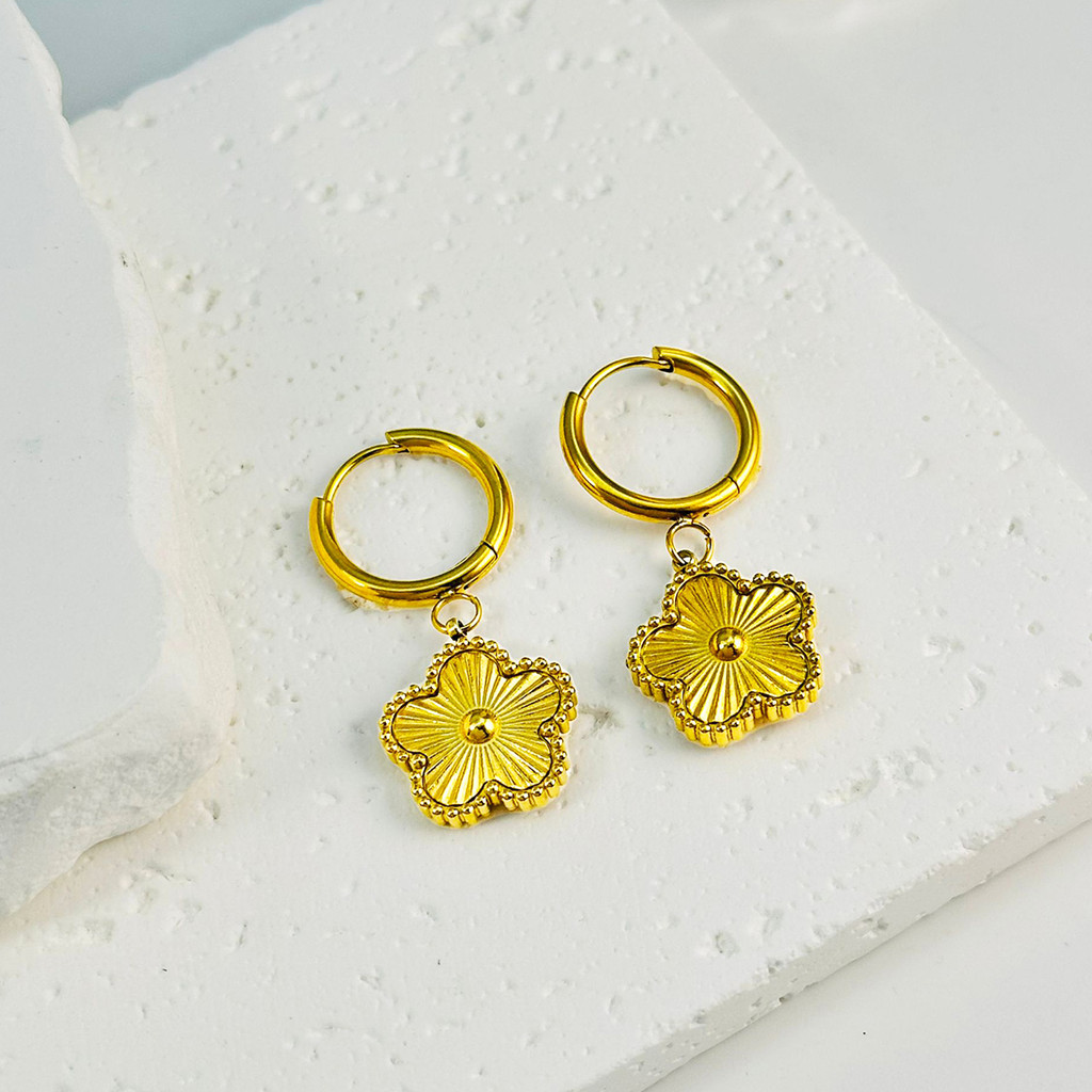 Fashionable Unique Titanium Steel Flower Four-Leaf Clover Temperament ...