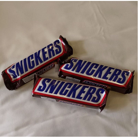 Snickers chocolate bar 50 grams imported from singapore | Shopee Malaysia